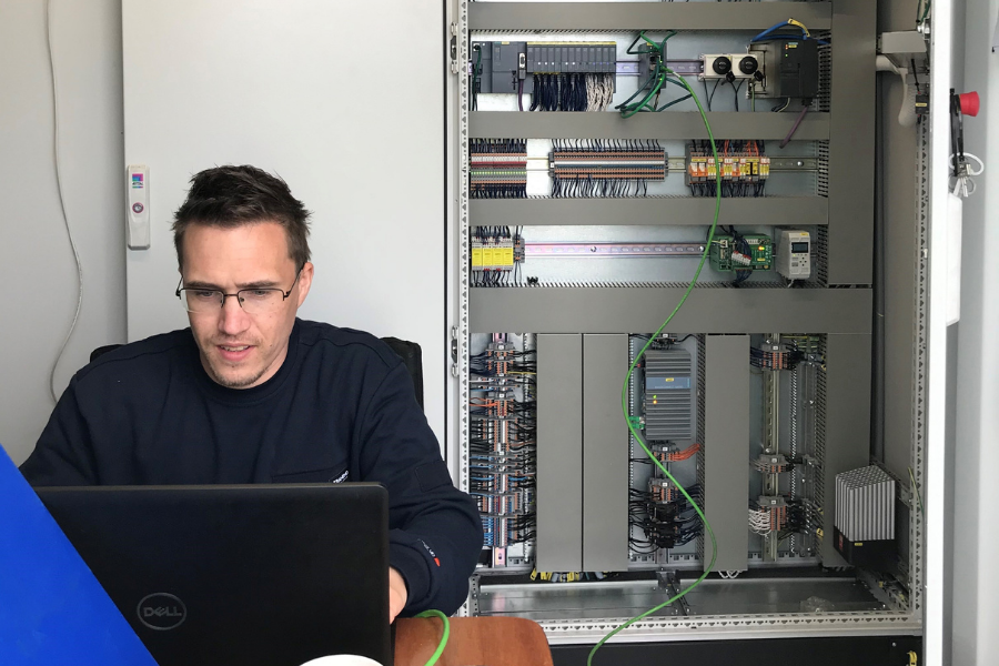 Doorstuderen loont! - Hogeschool Dirksen